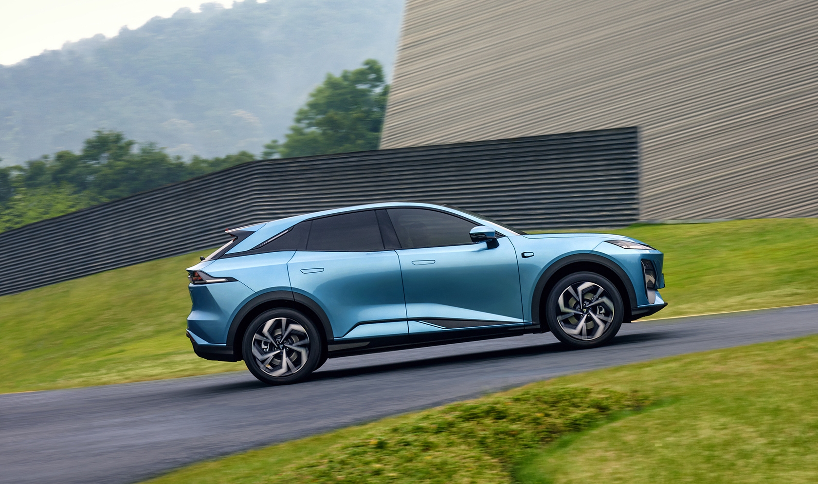 深蓝S07核心配置公布，搭载华为乾崑智驾